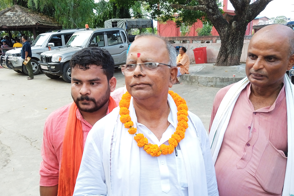 महोत्तरीका ४ क्षेत्रमा कसको पल्ला भारी?