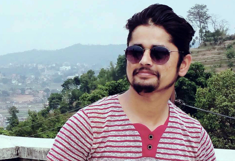 'बाँच्नै कठिन भए पनि कलाकारिता छाडिन्न'